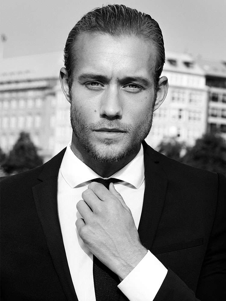 SUITED UP - Katarina Hildebrandt Photography | Hamburg